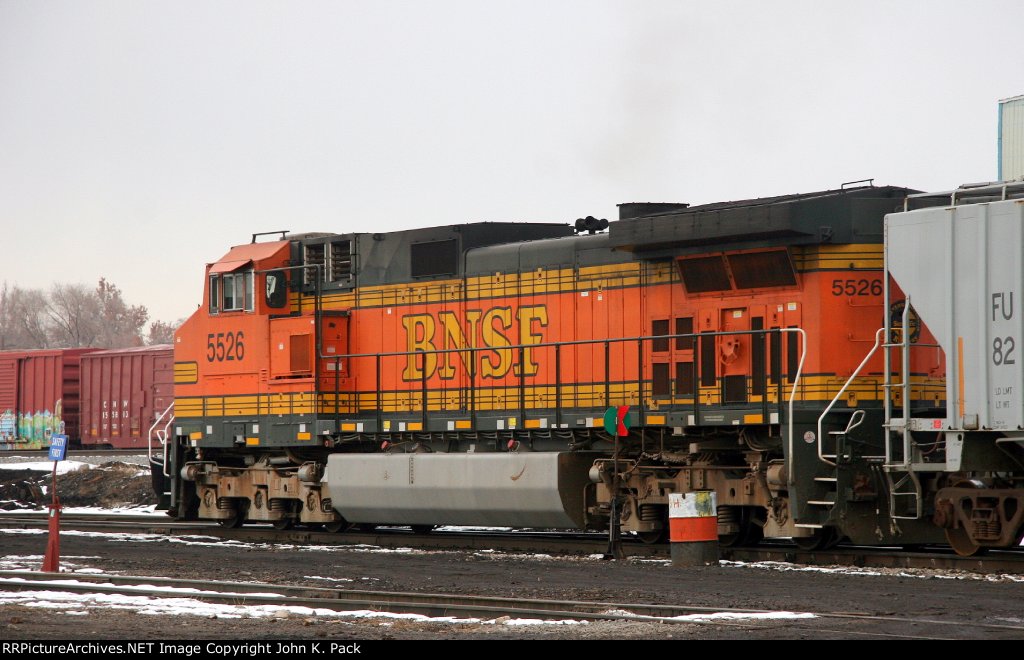 BNSF 5526